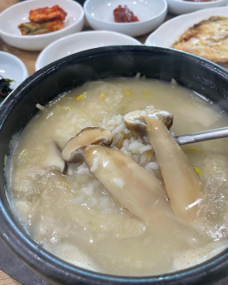 귀한 송이로 만드는 보양식, 양양 송이버섯 맛집 추천! | 강원특별자치도 | 웰로